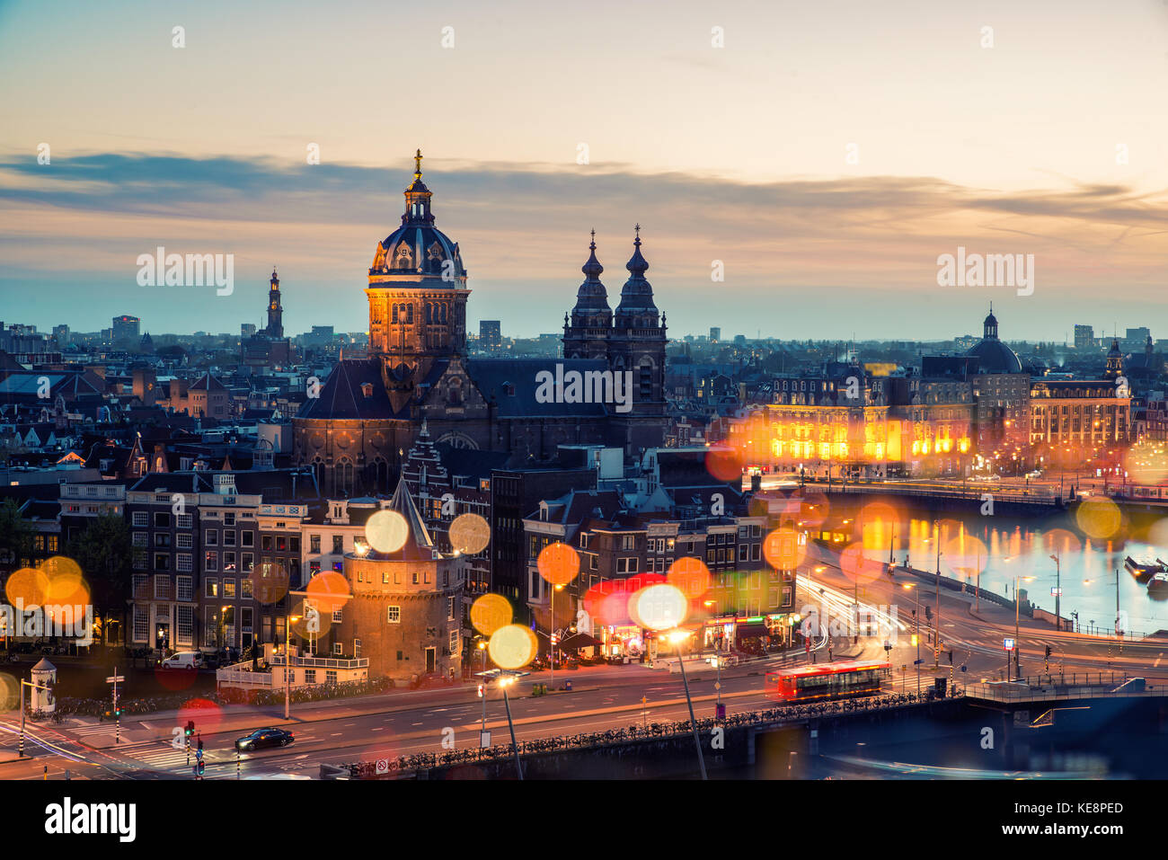Netherlands architecture night hi-res stock photography and images - Alamy