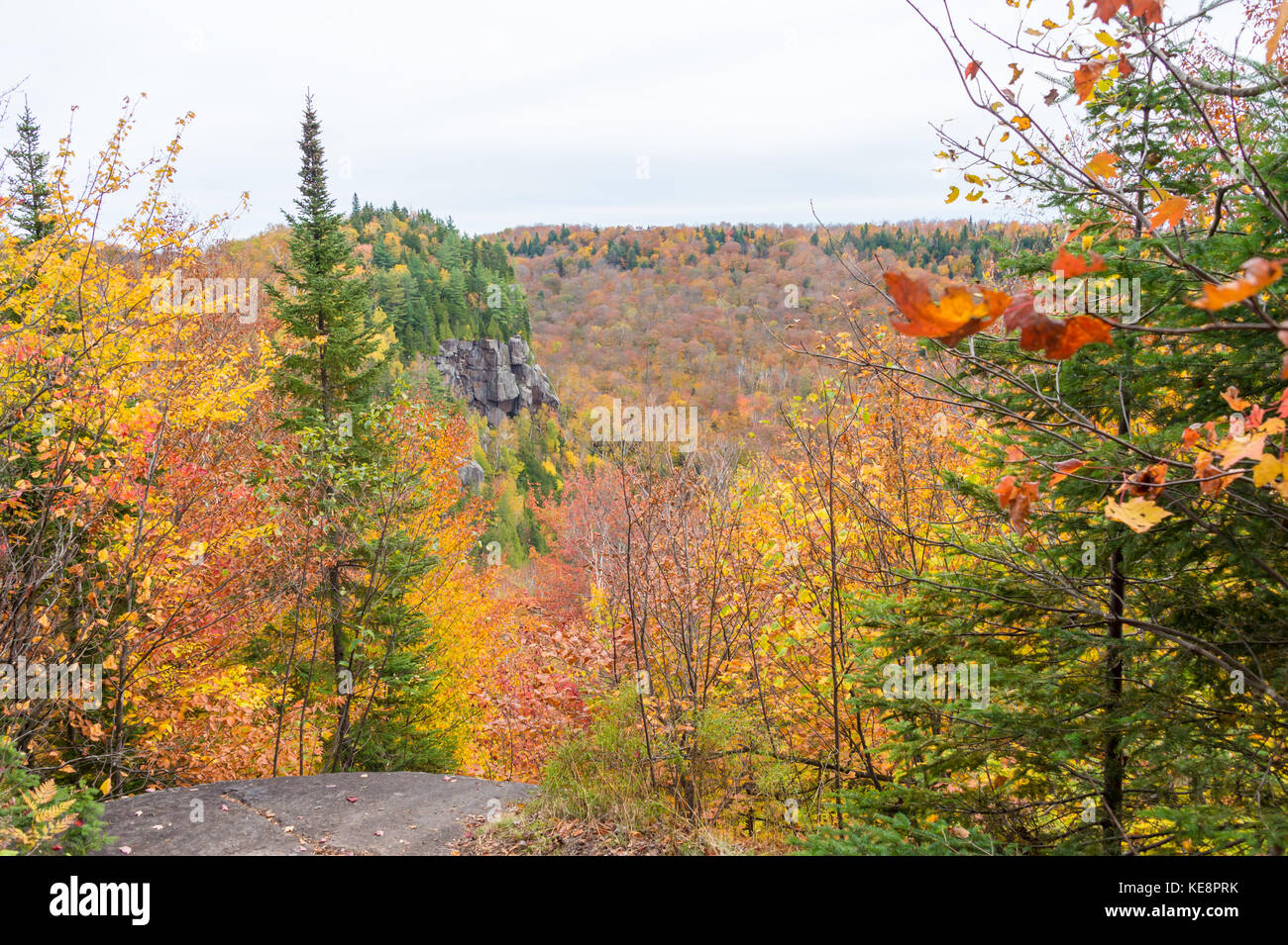 Panoramic lookout in Canada during autumn colours (Val David Regional ...