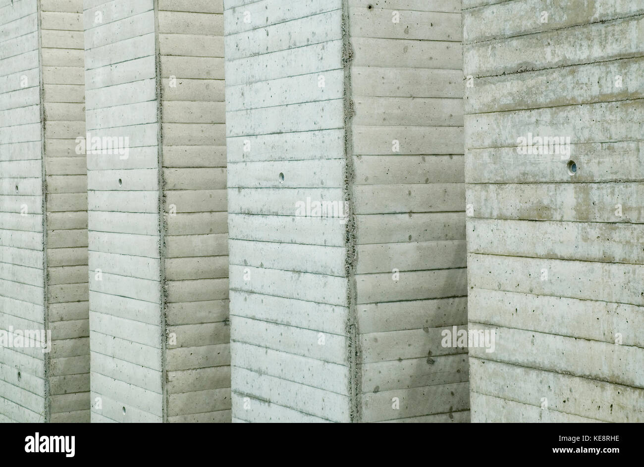 Concrete colonnade hi-res stock photography and images - Alamy