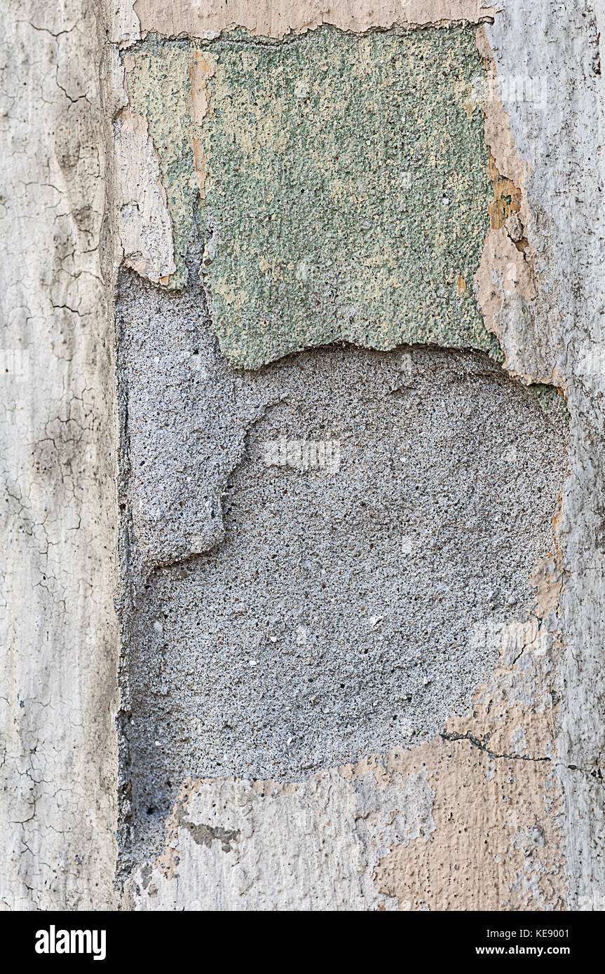 Brick wall. Broken plaster. Cracked and corroded cement Stock Photo - Alamy