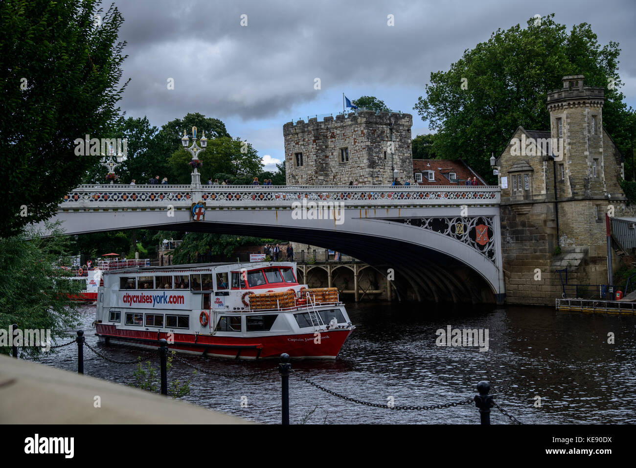 Boat passing under bridge hi-res stock photography and images - Alamy