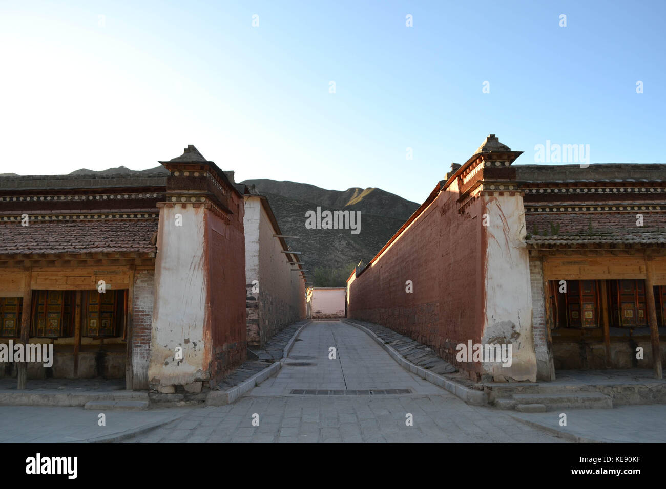 The Tibetan kora or pilgrimage and prayer wheels in Xiahe (Labrang ...