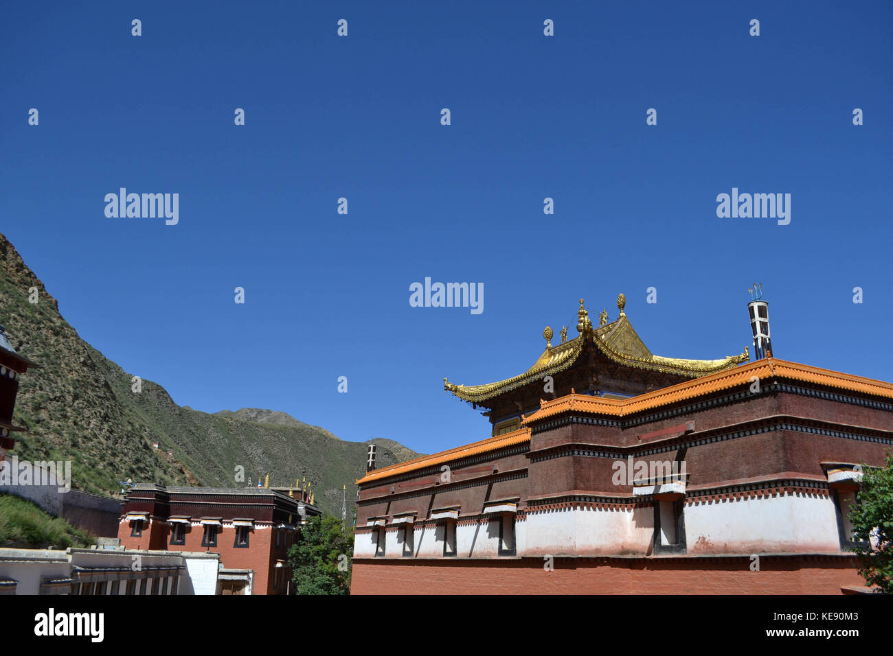 The architecture around Labrang Monastery in Xiahe, Amdo Tibet - China ...