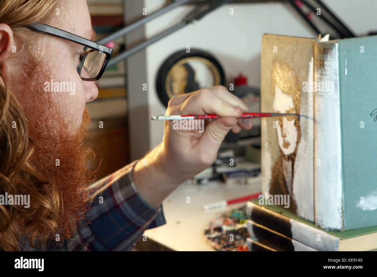 Modern native american painting hi-res stock photography and images - Alamy