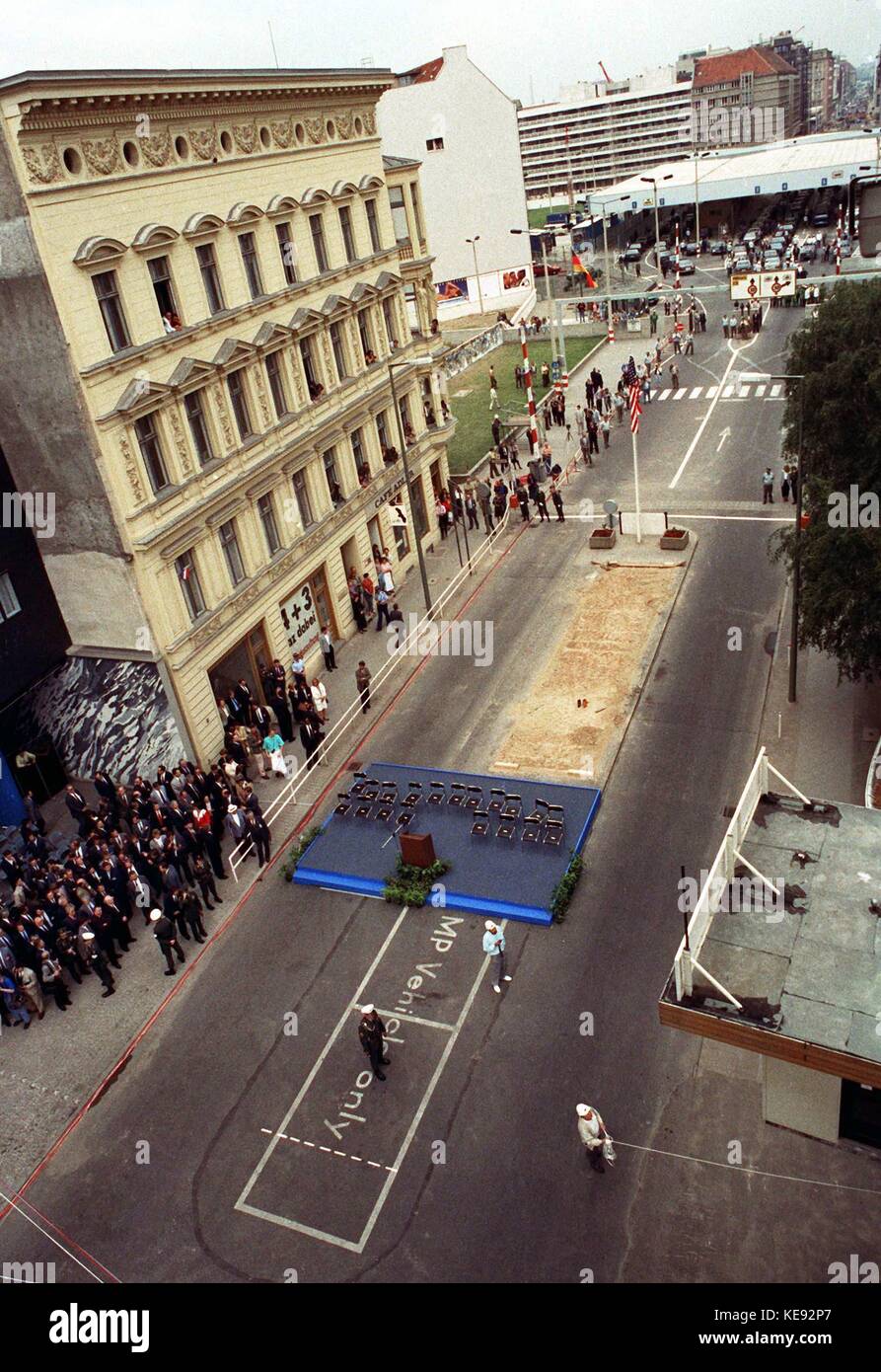 Teardown of checkpoint "Charlie" on Friedrich street on 22 June 1990 in ...