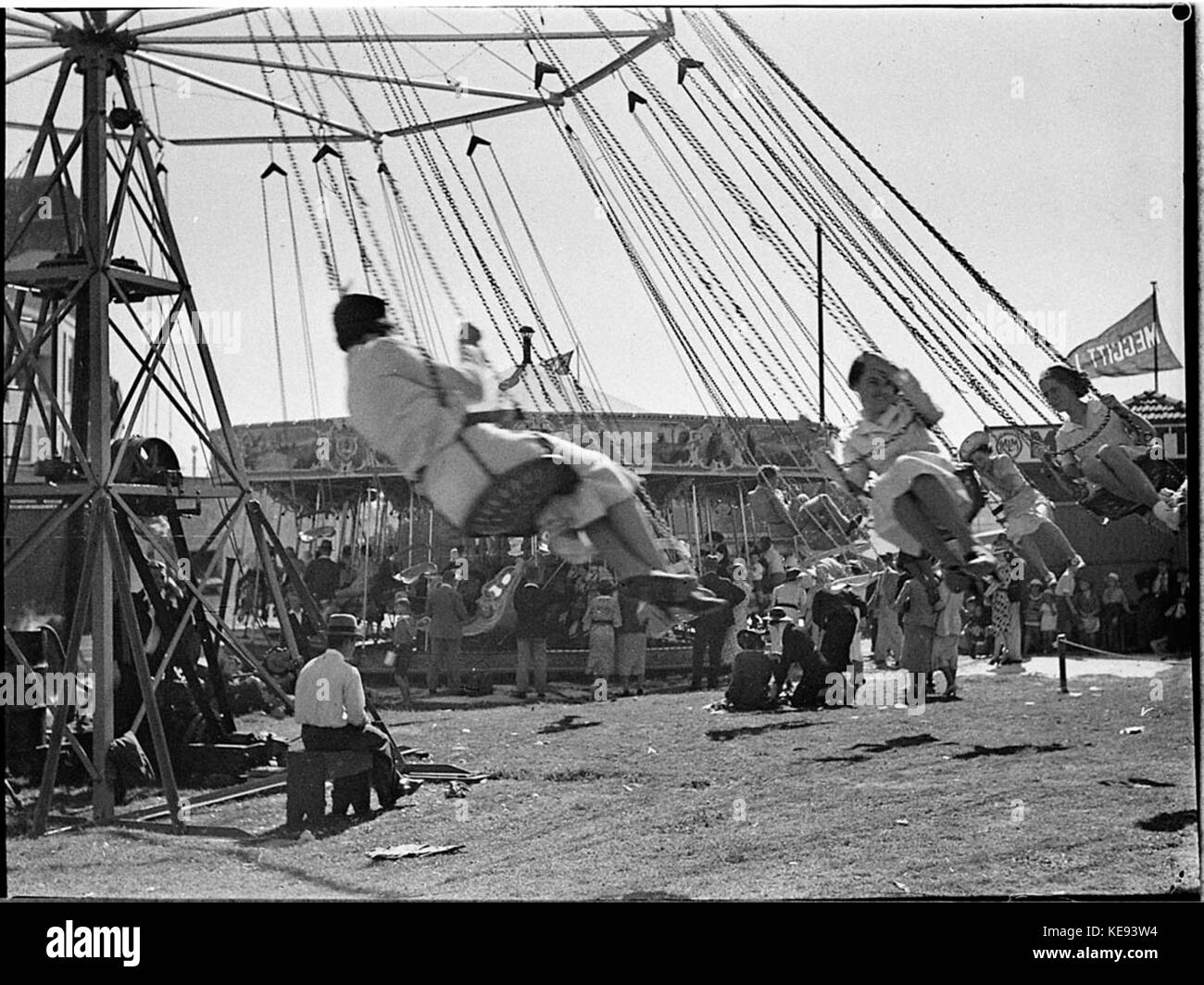 Show cooperation hi-res stock photography and images - Alamy