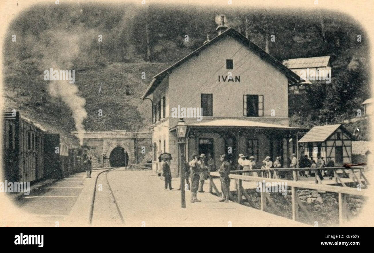 Station Ivan mit Tunnel Stock Photo - Alamy