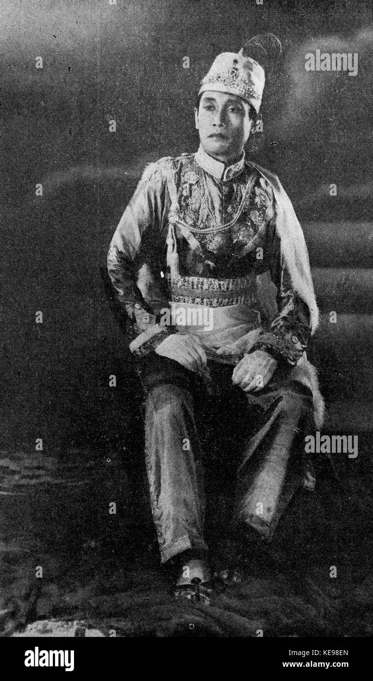 Astaman as Sultan Darsjah Alam in Ratna Moetoe Manikam, Poestaka Timoer ...
