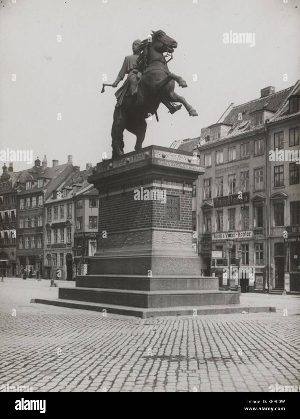 Absalon statue (1900s Stock Photo - Alamy