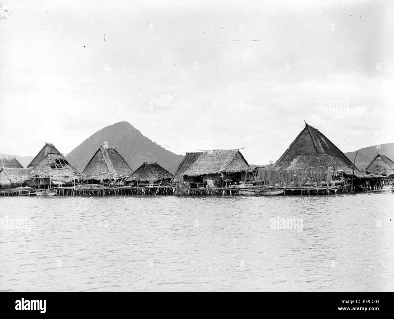 Pile village view Collectie stichting Nationaal Museum van ...