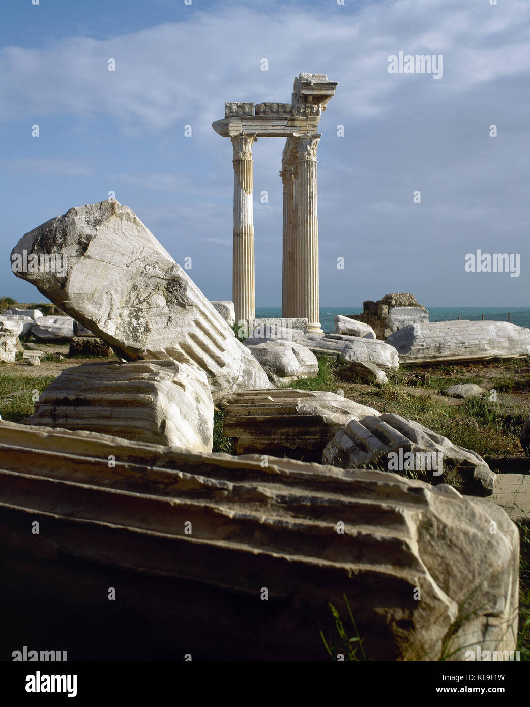 Peter side hi-res stock photography and images - Alamy