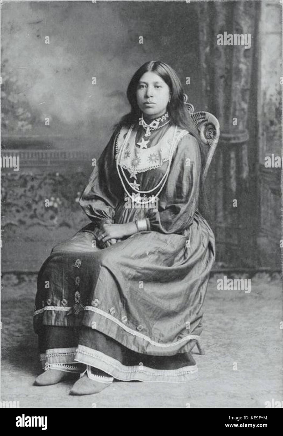 Portrait of Nancy Johnston Mohawk King's Studio, Hamilton 1890 Stock ...