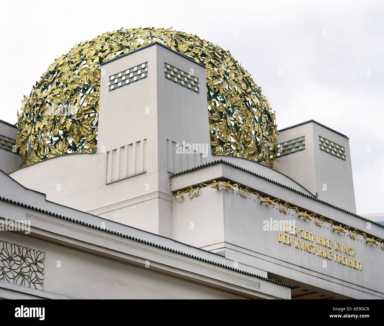 Exhibition building of the vienna secession hi-res stock photography ...