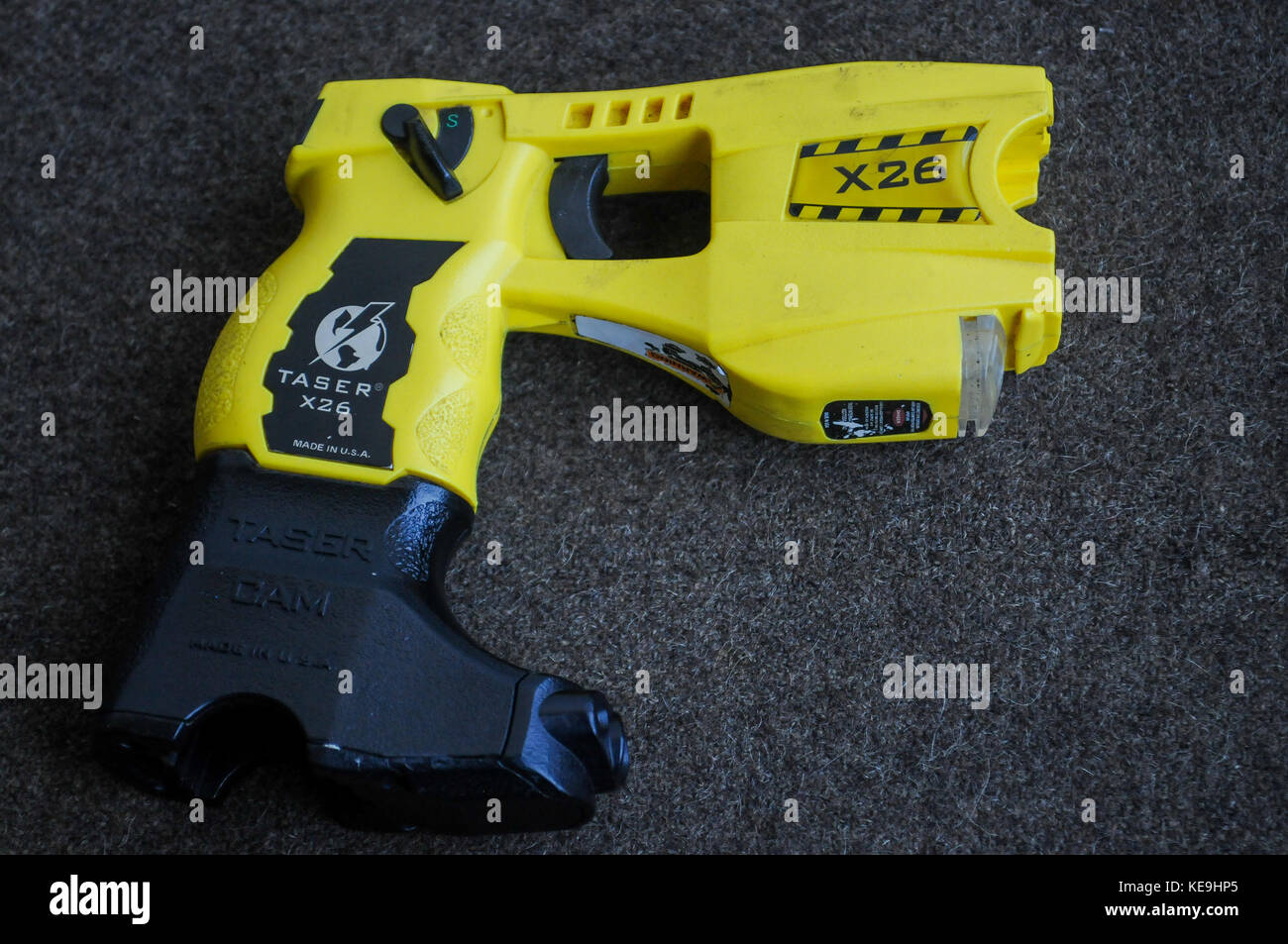 View of an electric shocker, Tazer X26 Stock Photo - Alamy