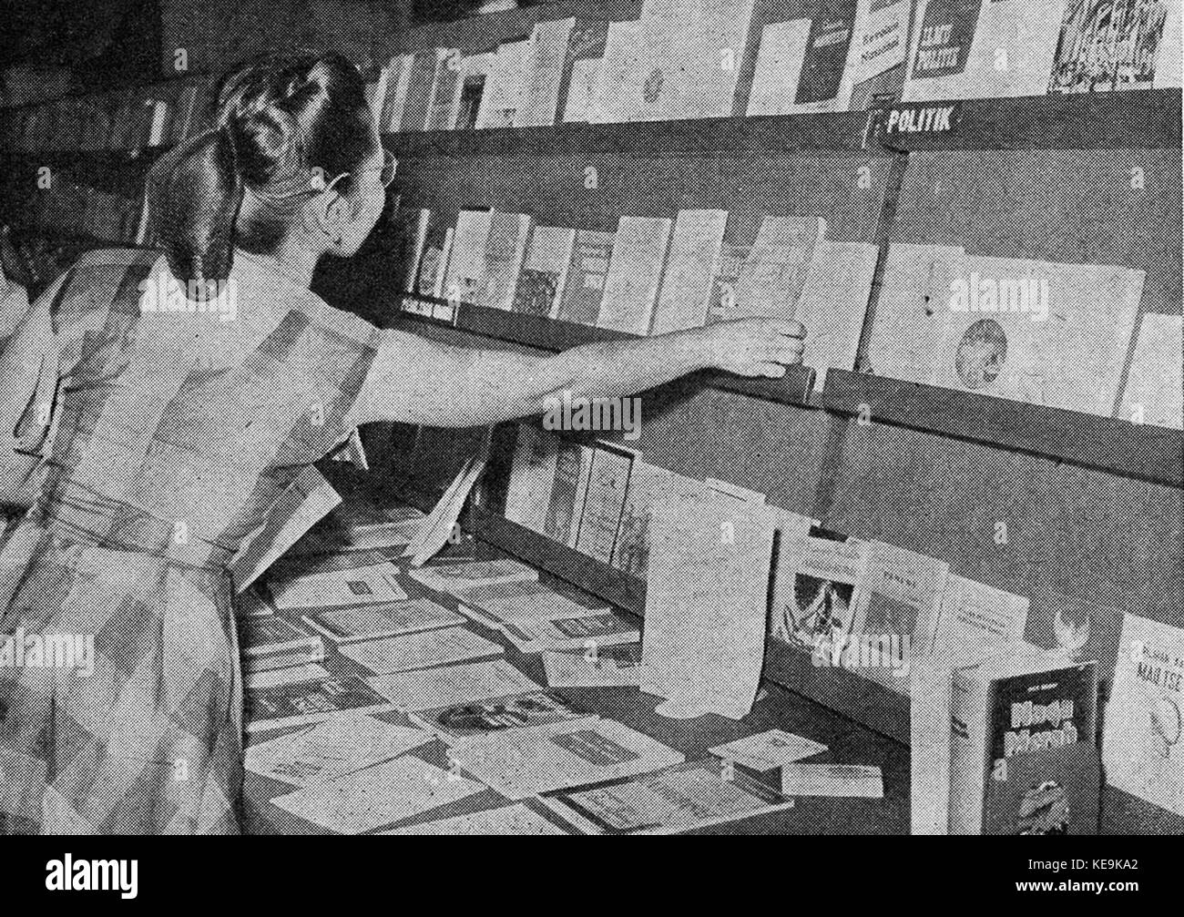 Political books, Tambahan dan Pembetulan Pekan Buku Indonesia 1954, p98 ... Political books, Tambahan dan Pembetulan Pekan Buku Indonesia 1954, p98 ...