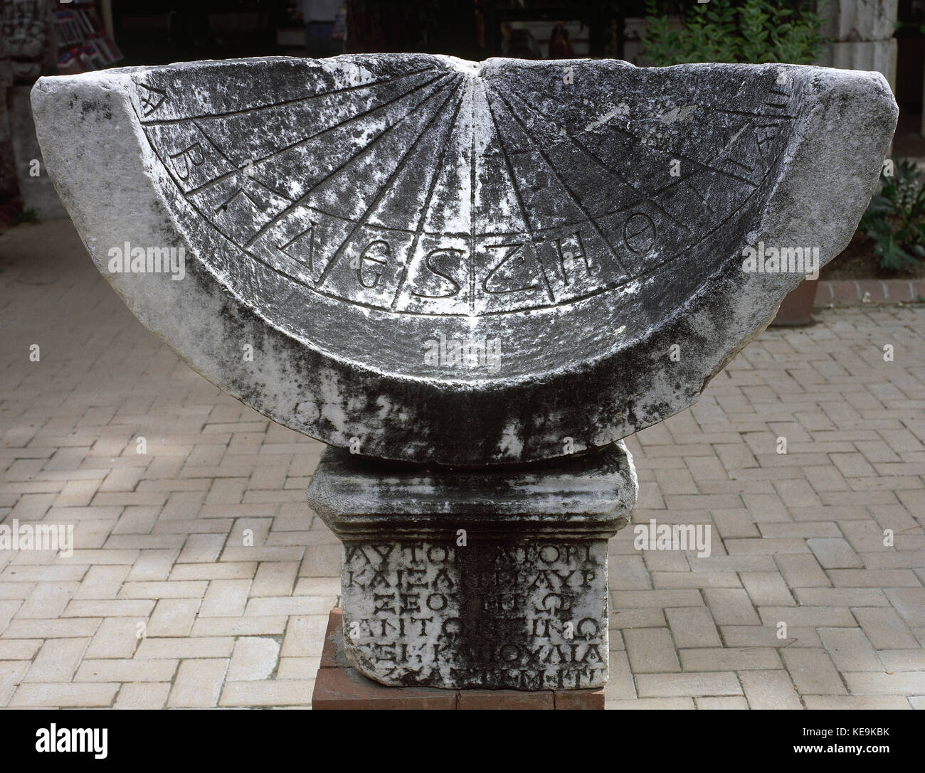 Roman sundial, from Ephesus, 3rd century AC Stock Photo - Alamy