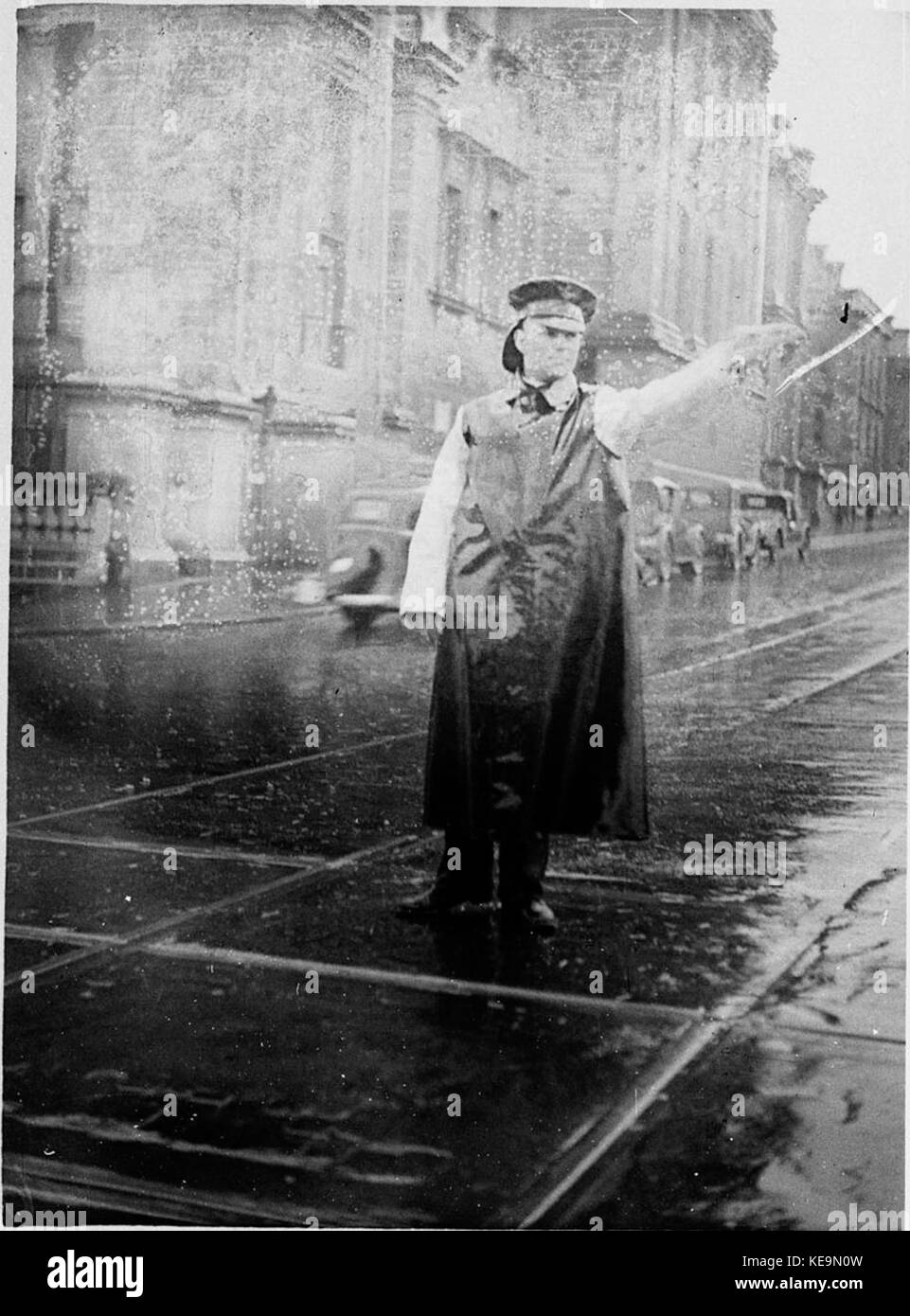 447222 Traffic policemen on point duty corner of Park and College ...