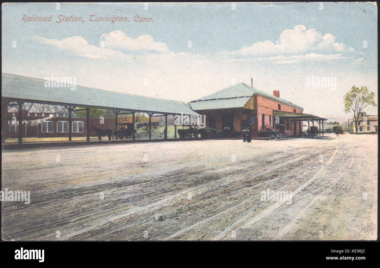 Torrington station 1912 postcard Stock Photo - Alamy