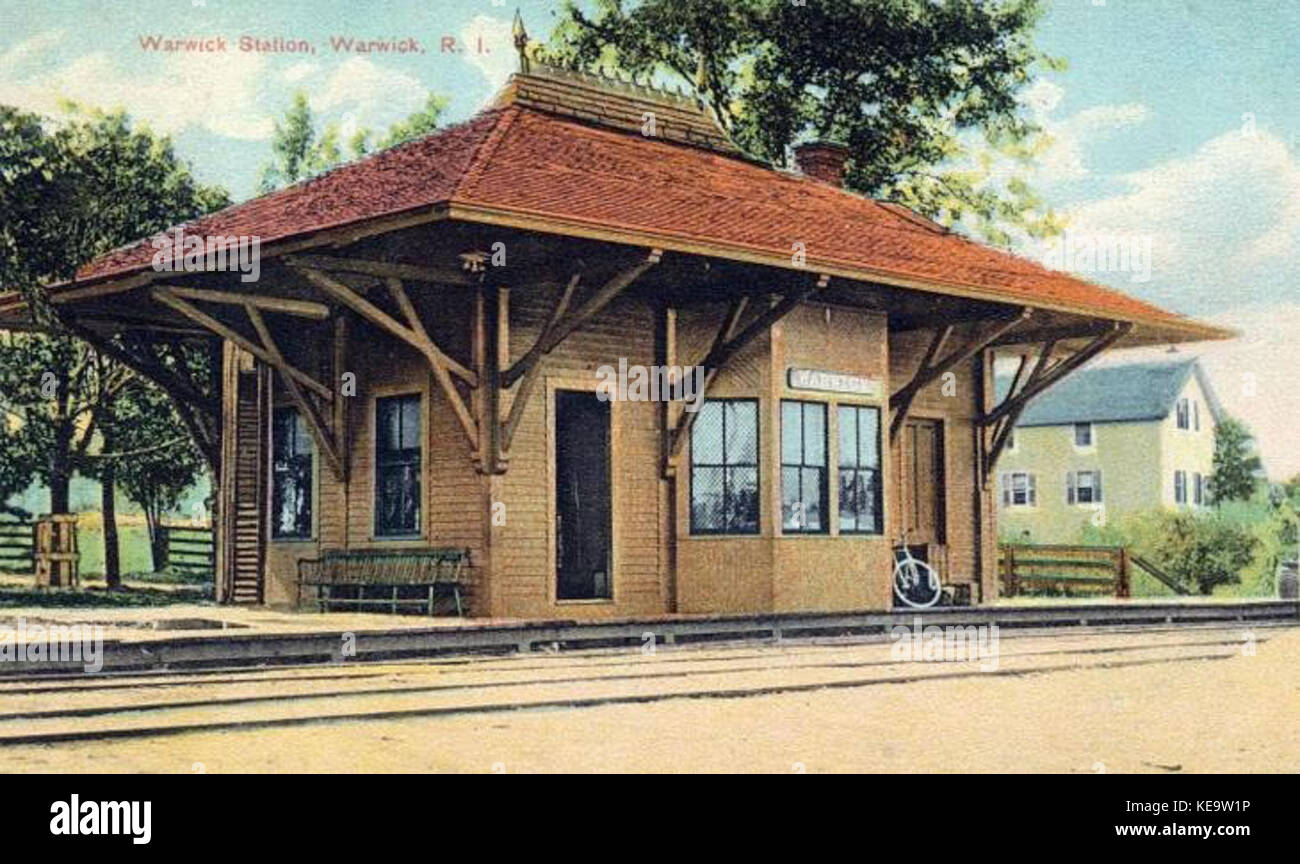 Warwick station postcard Stock Photo - Alamy