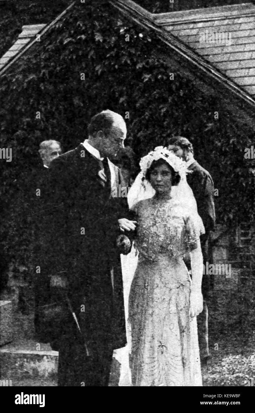 Woman in White 1912 Gem 4 Stock Photo - Alamy