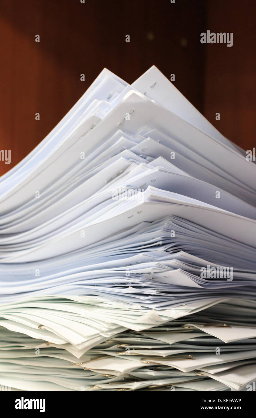White papers hi-res stock photography and images - Alamy