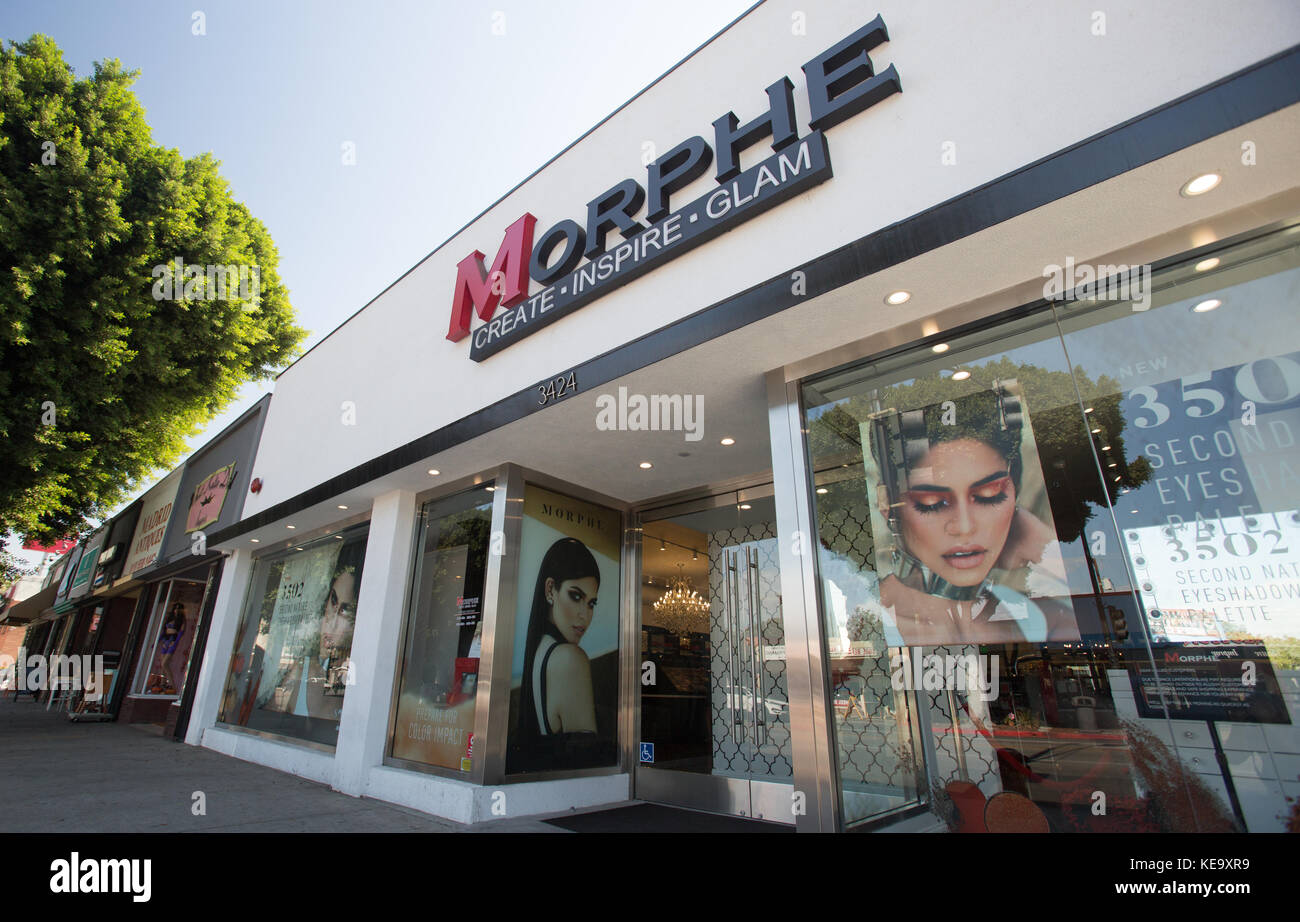 Store palettes hi-res stock photography and images - Alamy