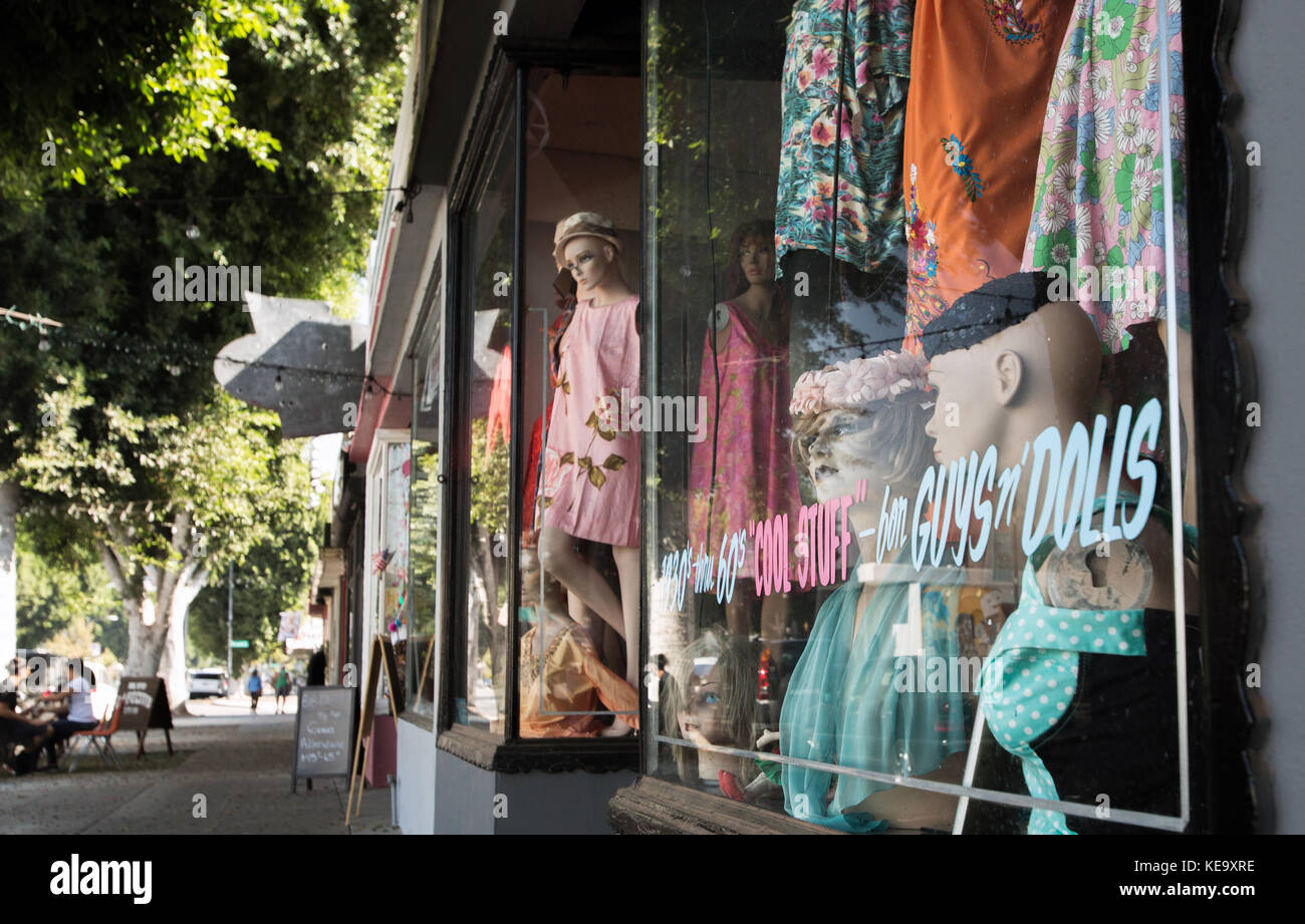 Views of Magnolia Park shopping in Burbank, CA Stock Photo - Alamy