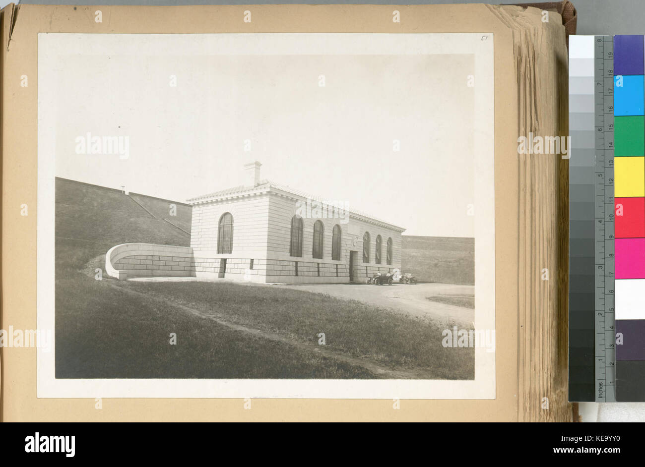 Superstructures. View of Lower gate chamber superstructure of concrete ...