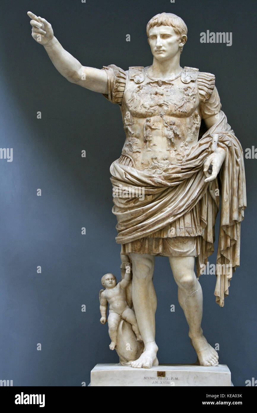 Statue of roman emperor hi-res stock photography and images - Alamy