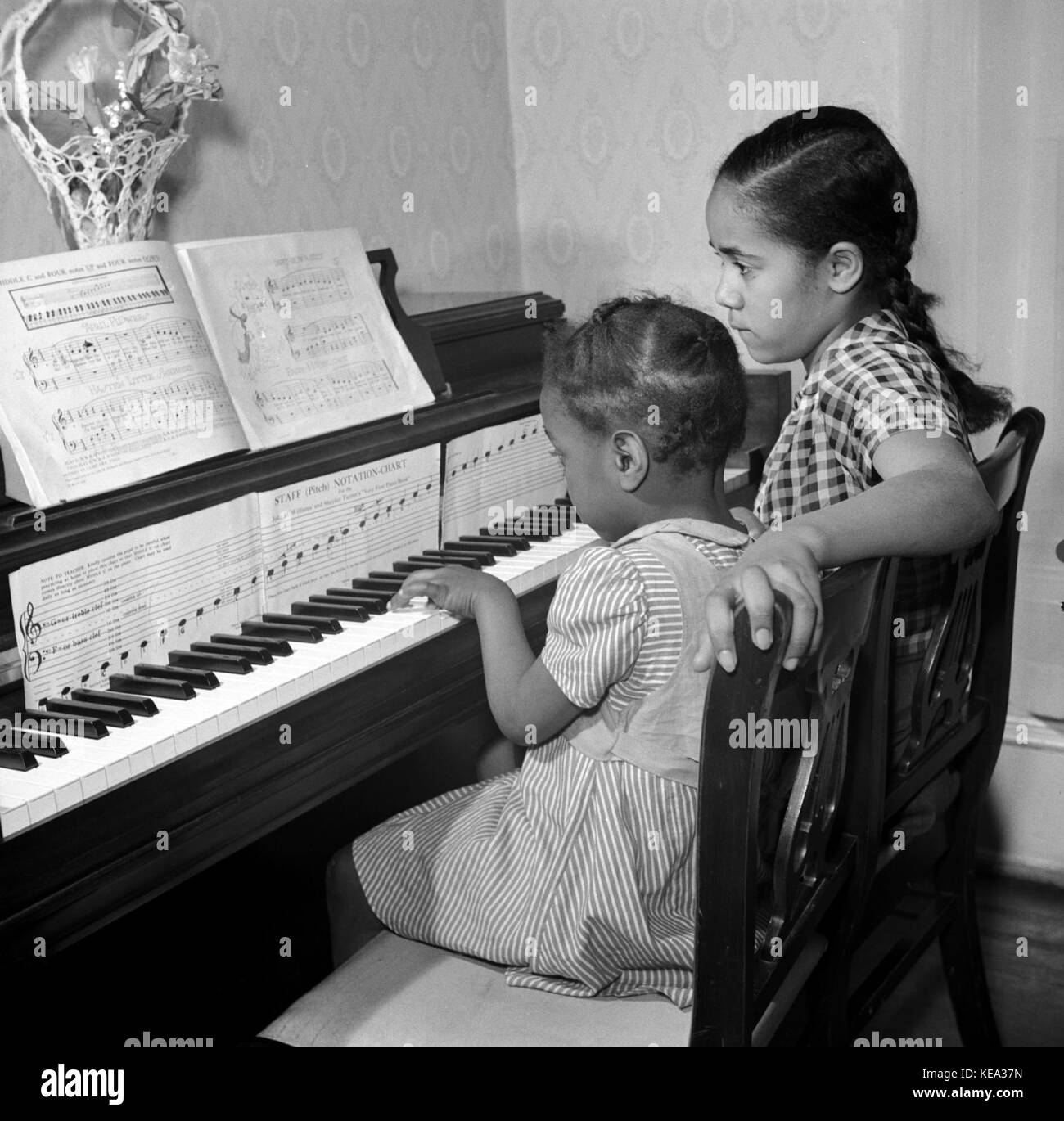 Family learning activities Black and White Stock Photos & Images - Alamy