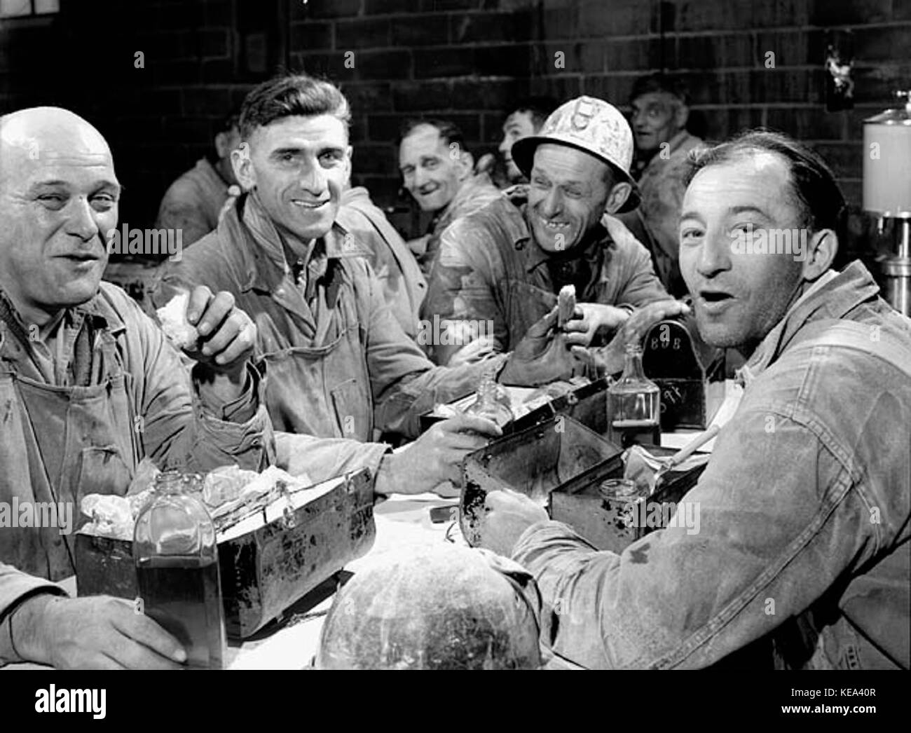 Asbestos factory 1900s hi-res stock photography and images - Alamy