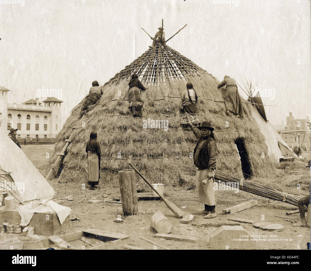 American indian culture presentation hi-res stock photography and ...