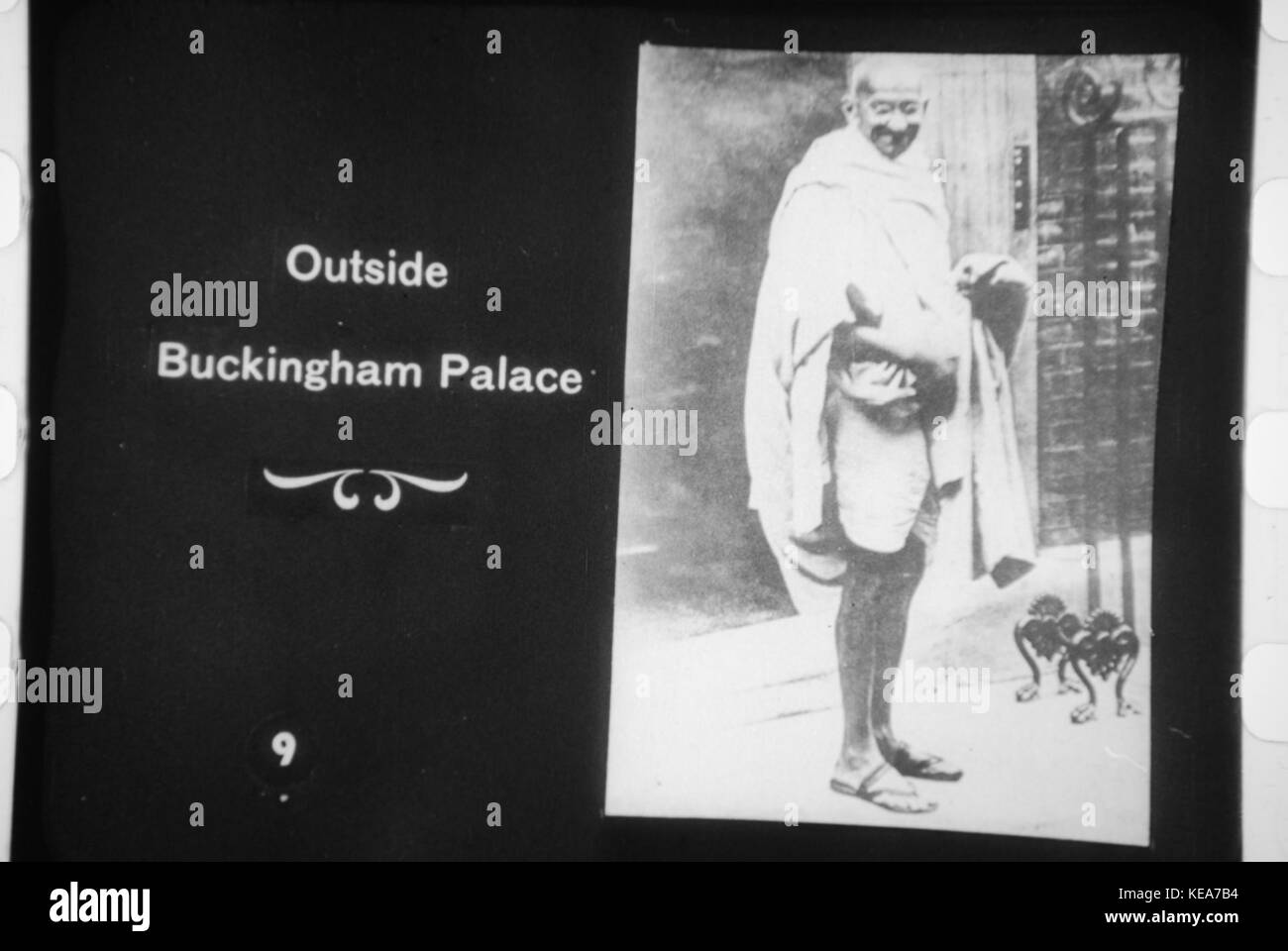 Gandhi outside Buckingham Palace Stock Photo - Alamy