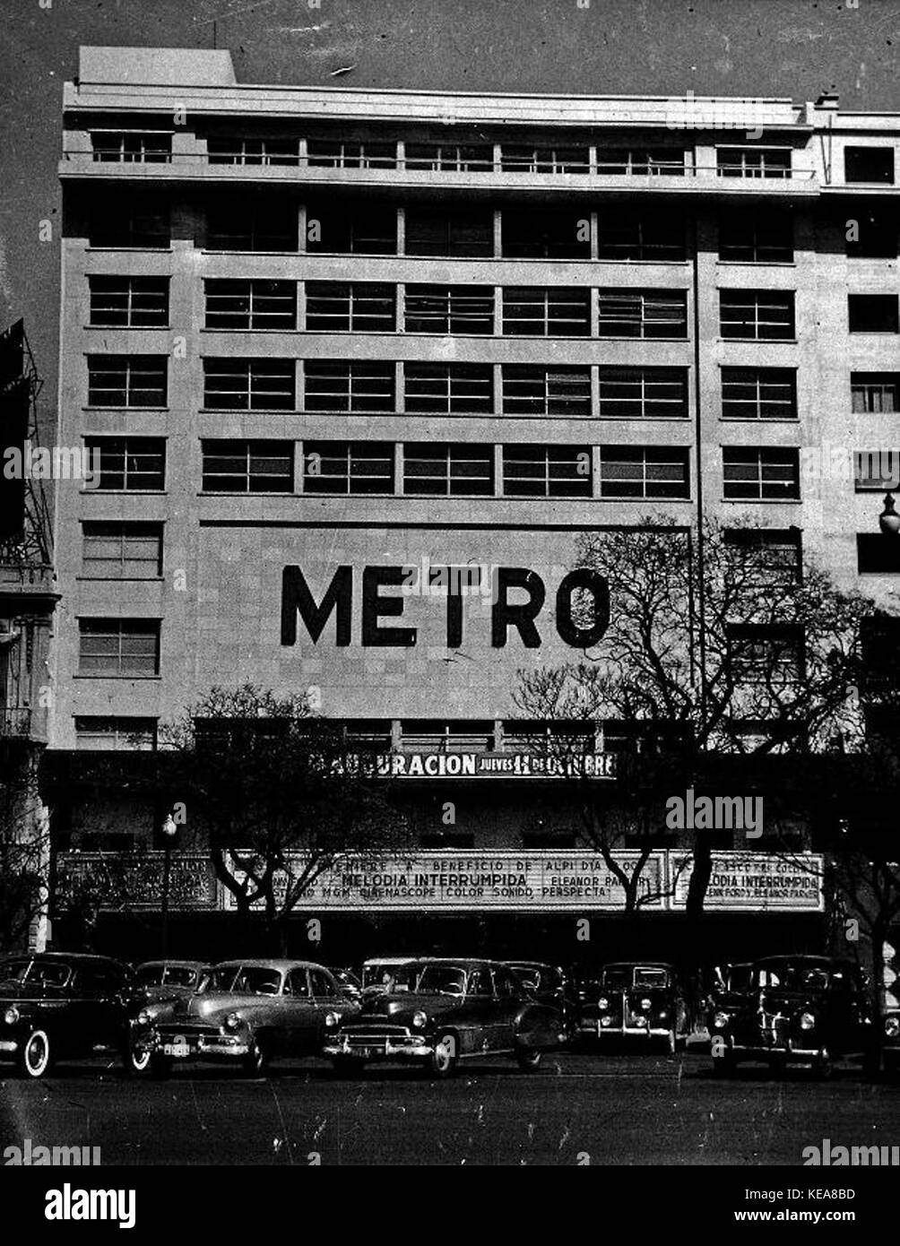 Cine metro hi-res stock photography and images - Alamy