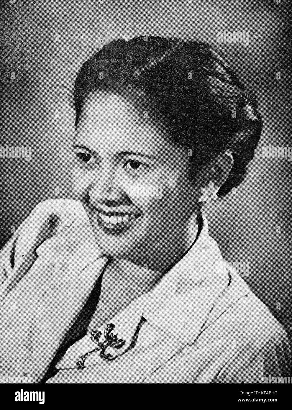 Nana Mayo as Hartati, Inspektur Rachman, p26 Stock Photo - Alamy