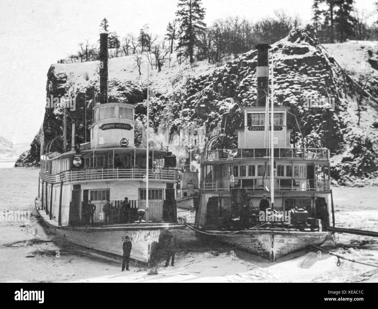 Steamers in ice (from bow) 17 Jan 1907 Stock Photo - Alamy