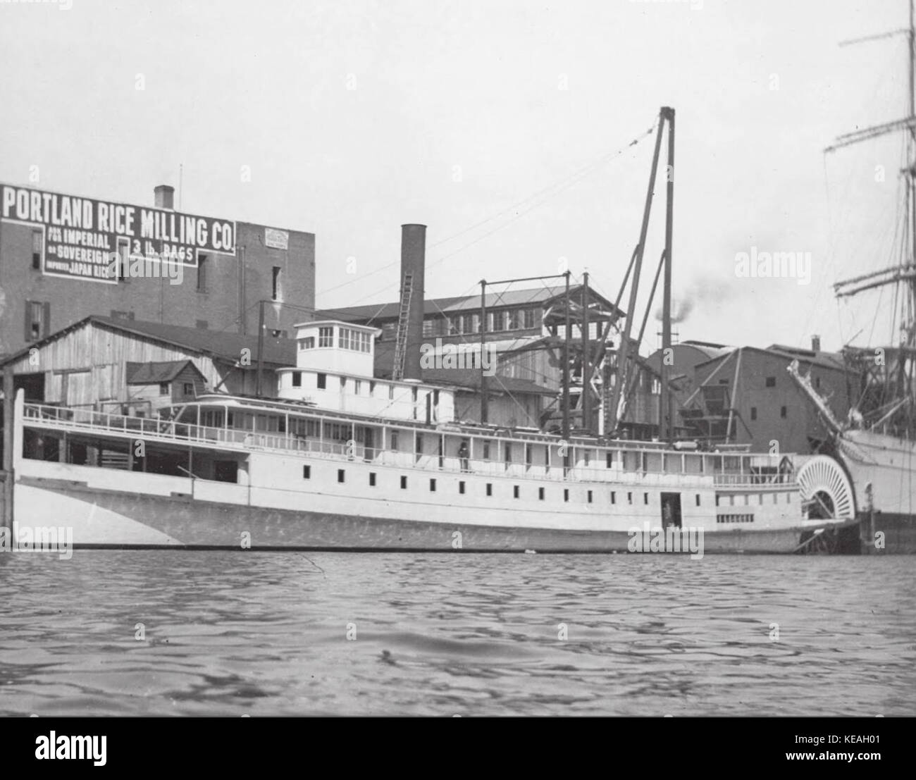 Sternwheel historical hi-res stock photography and images - Alamy