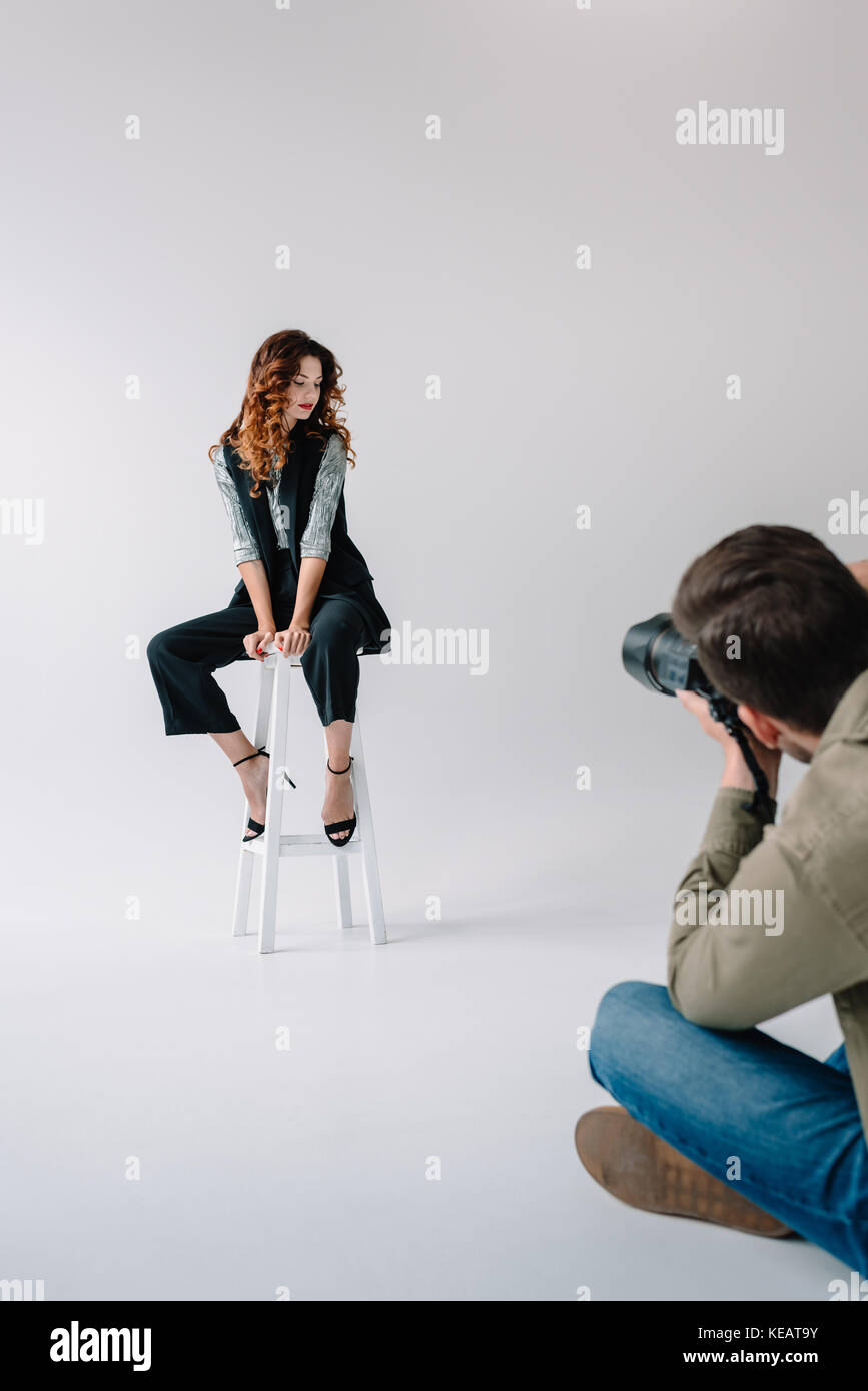 photographer and model on fashion shoot Stock Photo - Alamy