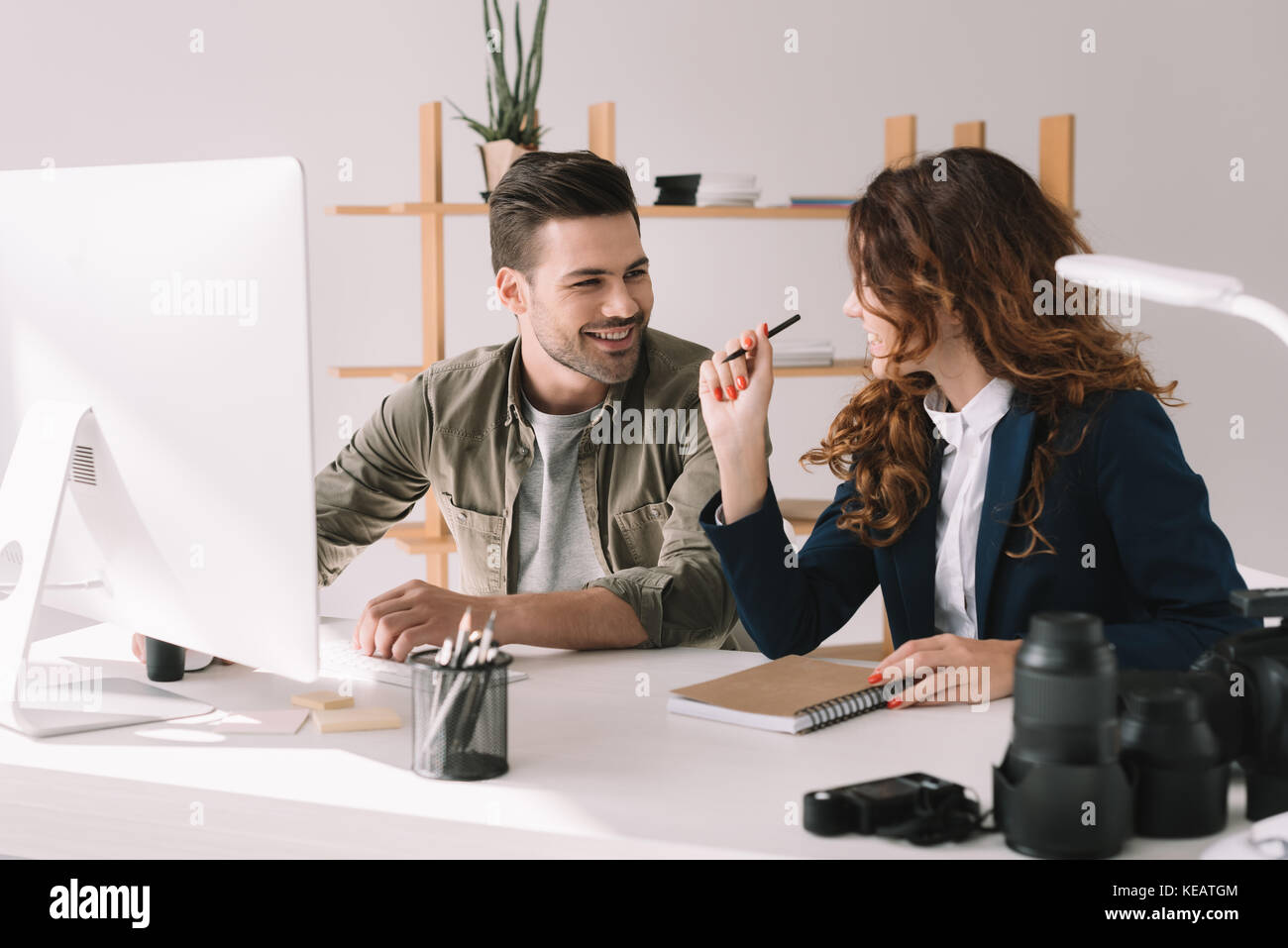 photographers working together Stock Photo - Alamy