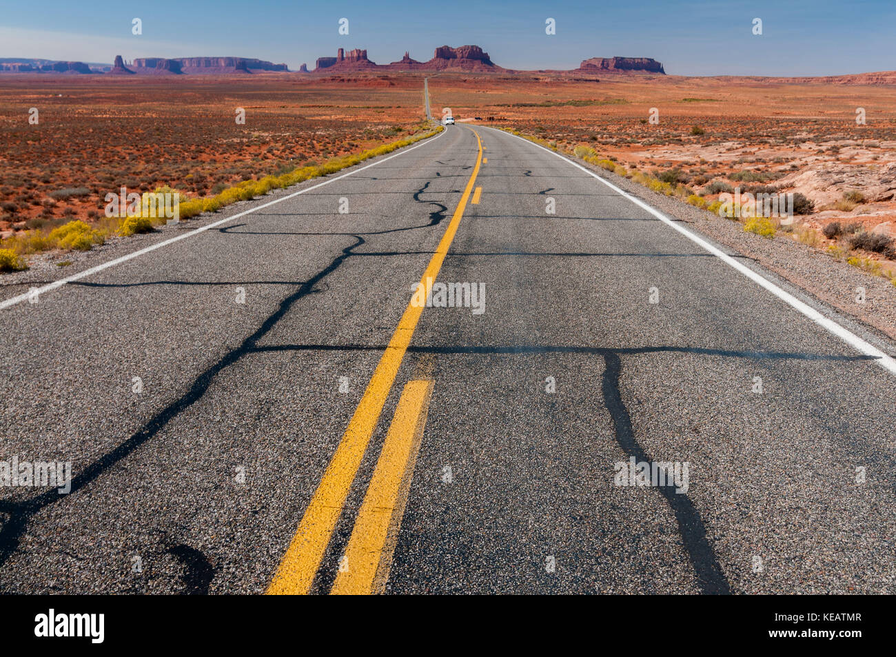 Scenic Monument Valley Landscape on the border between Arizona and Utah ...