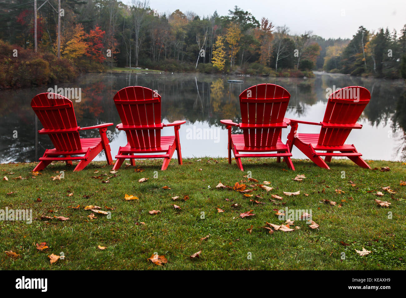 Four red chairs hi-res stock photography and images - Alamy