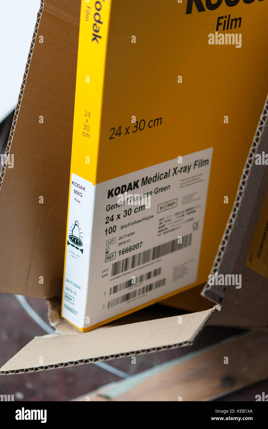 Old unused stock of Kodak medical X-Ray film - green Stock Photo - Alamy