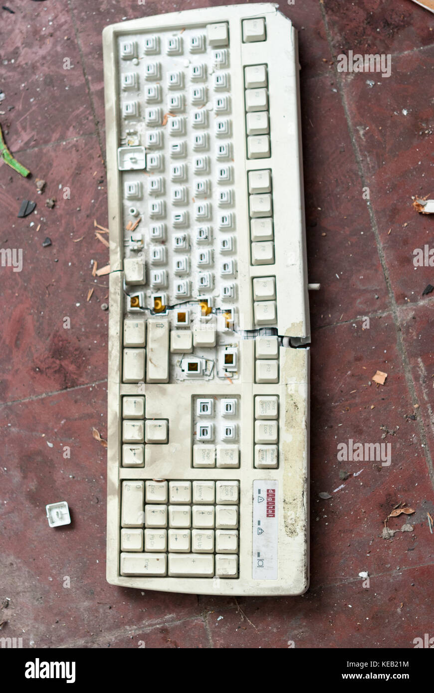Old broken PC computer keyboards Stock Photo - Alamy