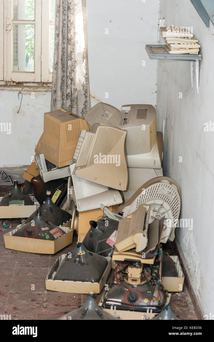 Computers screens hi-res stock photography and images - Alamy