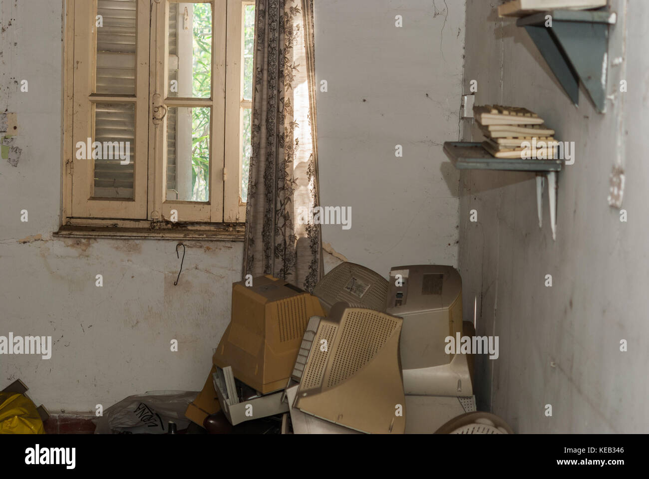 Abandoned Computers High Resolution Stock Photography and Images - Alamy