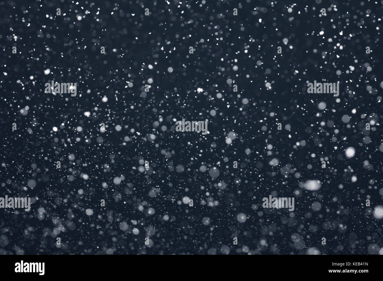 Snowing background hi-res stock photography and images - Alamy
