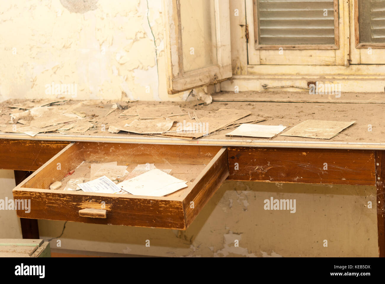 Old wooden desk in abandoned home Stock Photo - Alamy
