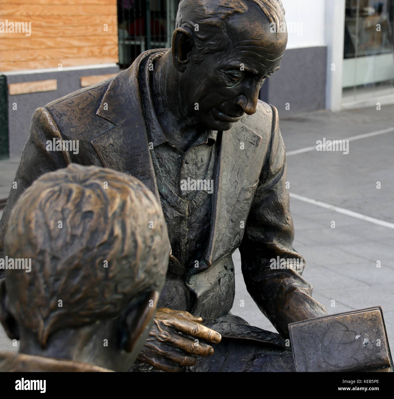 Statue boy student book hi-res stock photography and images - Alamy