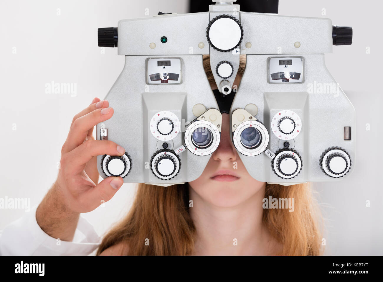 Man phoropter hi-res stock photography and images - Alamy