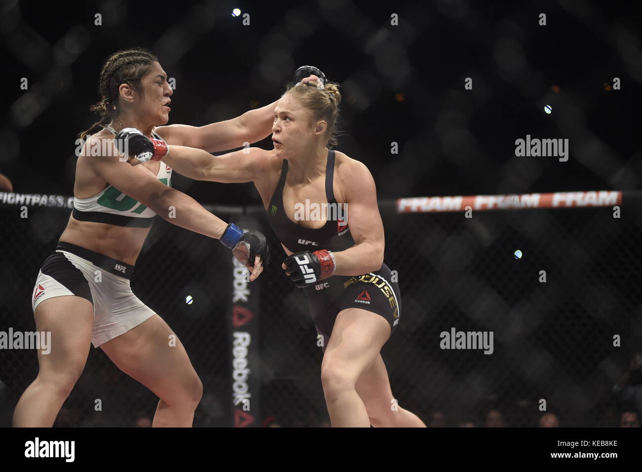 Ronda rousey fight hi-res stock photography and images - Alamy
